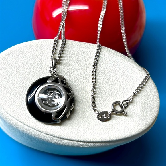 Vintage | Jewelry | Vtg Spinning Pendant Necklace | Poshmark